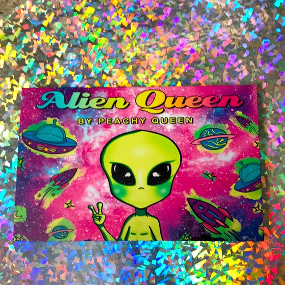 Peachy Queen | Makeup | Peachy Queen Alien Queen Uv Glow In The Dark Eyeshadow Palettebnib ...